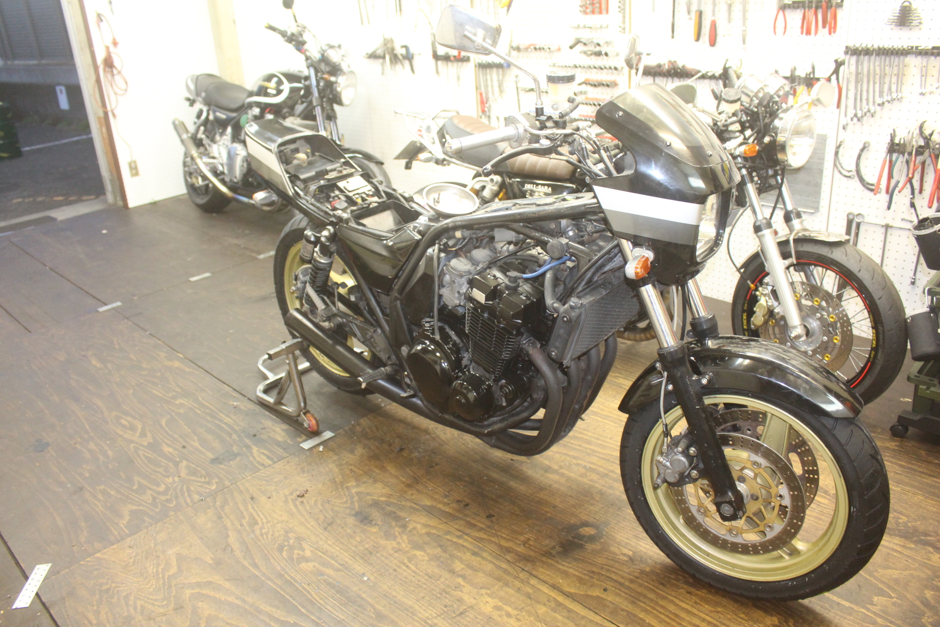 K様ZRX400進行状況 | DELL-SARA